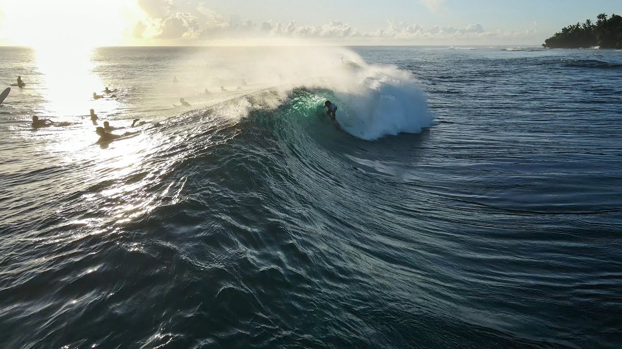 THE BEST WAVE IN THE PHILIPPINES - CLOUD 9 - Flashsurfing Magazine